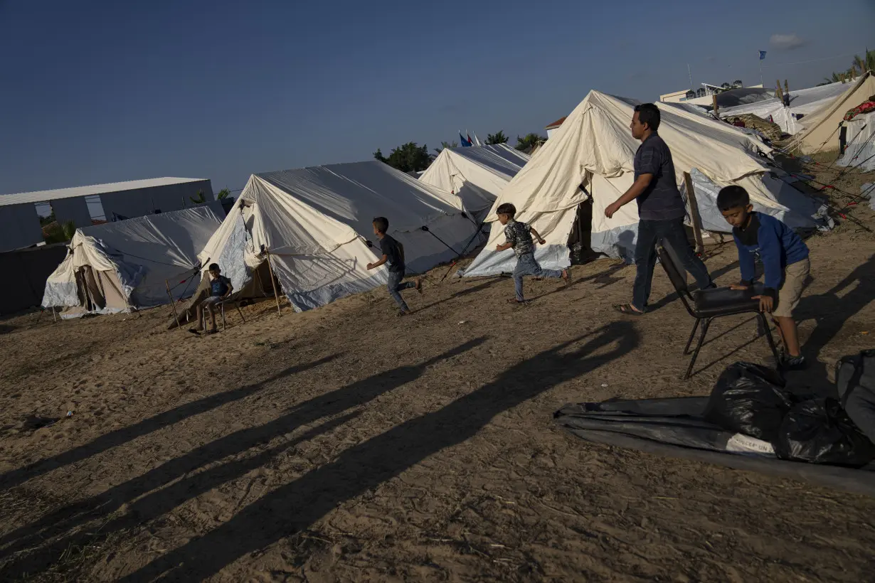 A Tent Camp For Displaced Palestinians Pops Up In Southern Gaza ...
