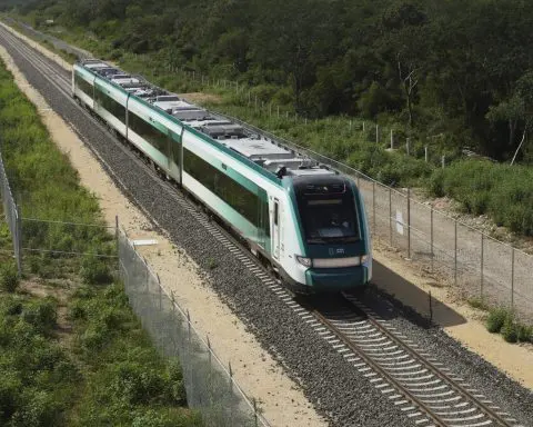 LA Post: Mexico's president inaugurates first part of $20 billion ...