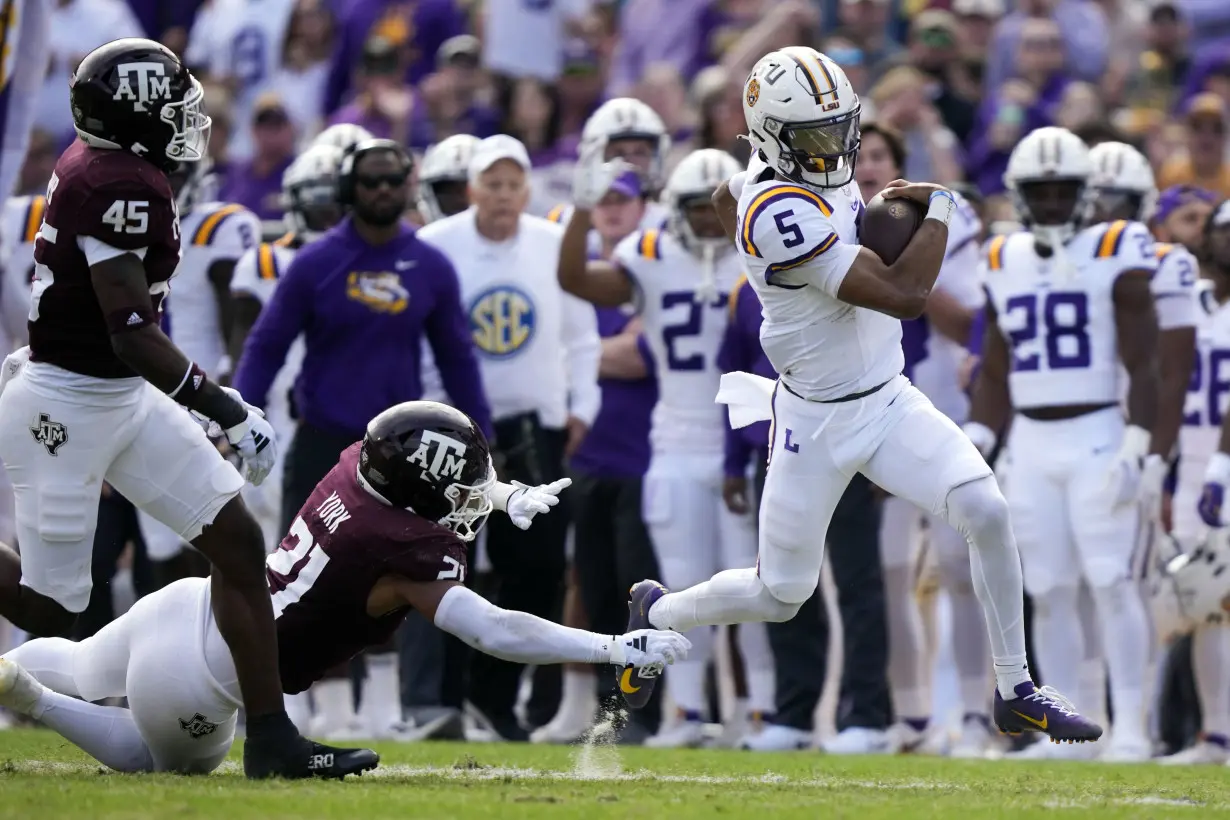 Jayden Daniels, the dazzling quarterback for LSU, is the AP college ...