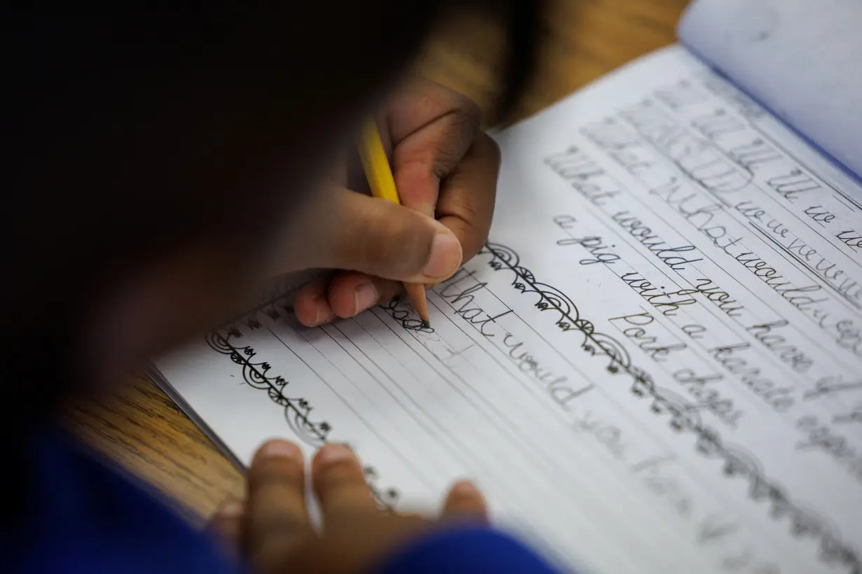 LA Post: Shunned in computer age, cursive makes a comeback in ...