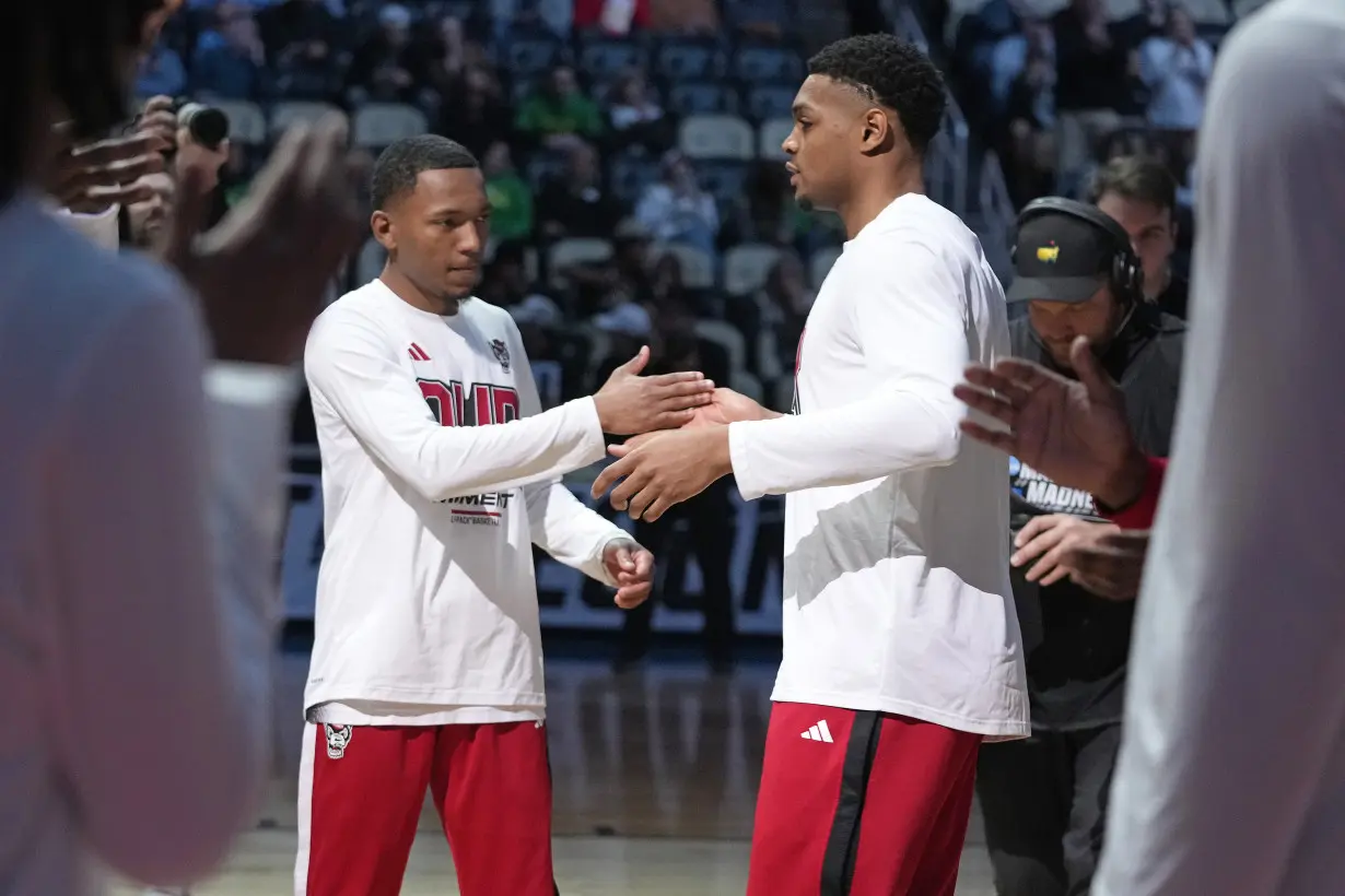 LA Post: Crowns, chest bumps and swagger: In March Madness, the ...