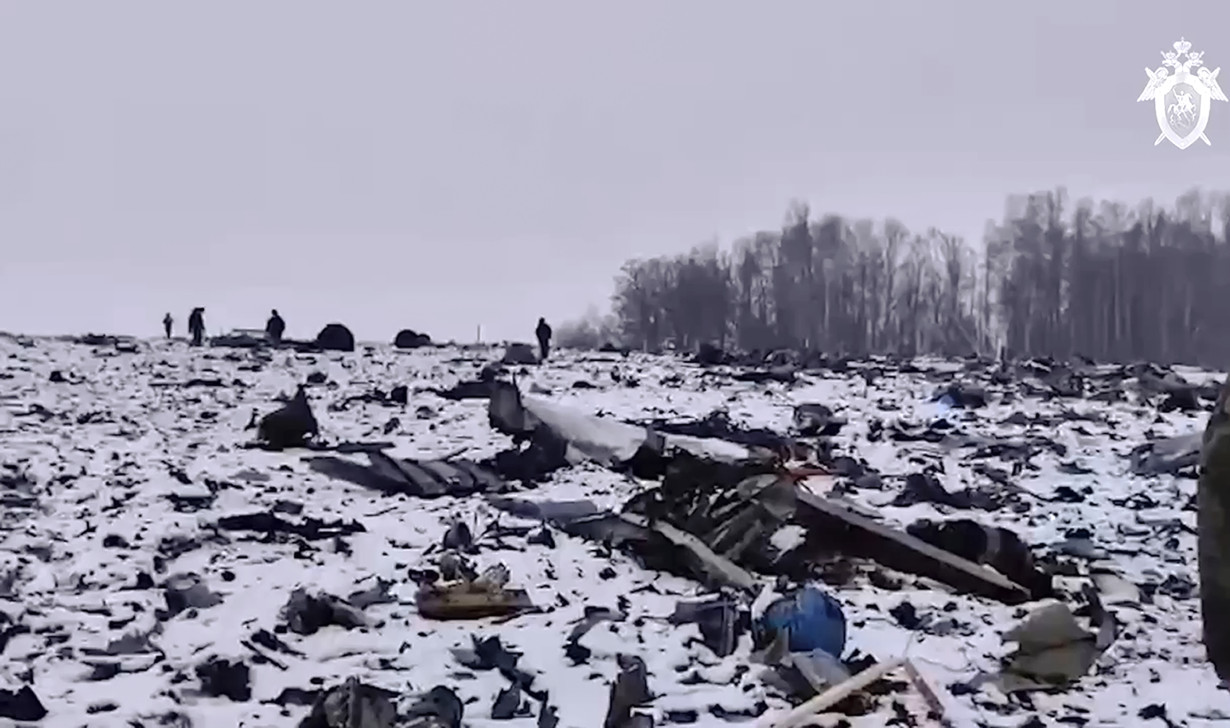 LA Post: Russia's Putin blames Ukraine for crash of POW's plane and ...