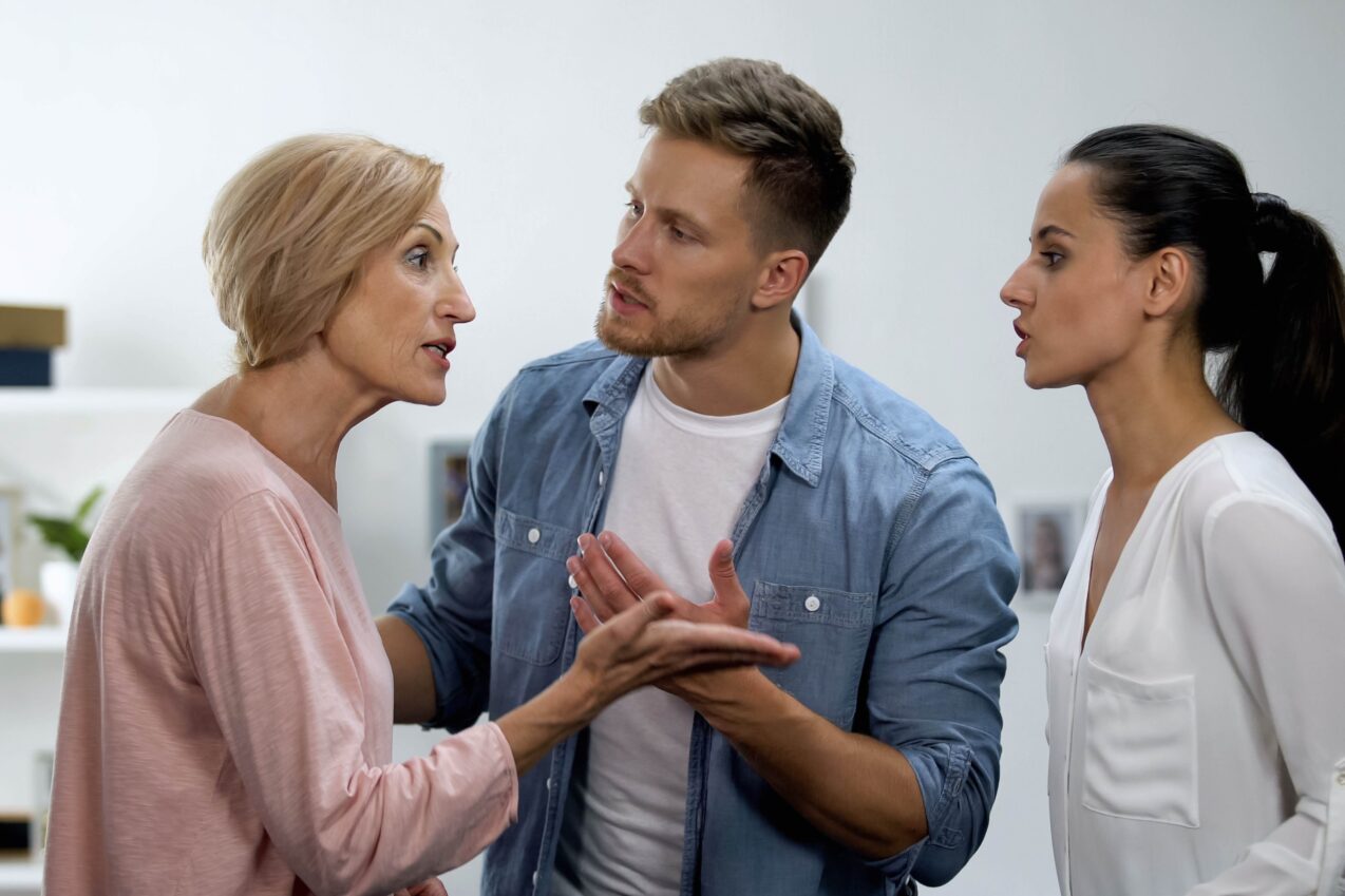 LA Post: Reddit backs woman who kept secret from in-laws - The Los ...