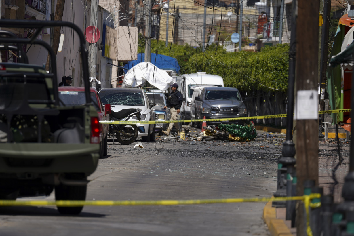 LA Post: A car bomb explodes outside a police station in western Mexico ...