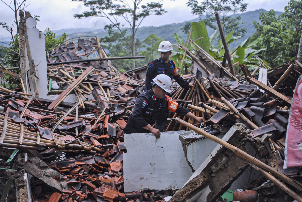 LA Post: Landslides and flash floods hit Indonesia’s Java island, leaving 10 dead and 2 missing ...