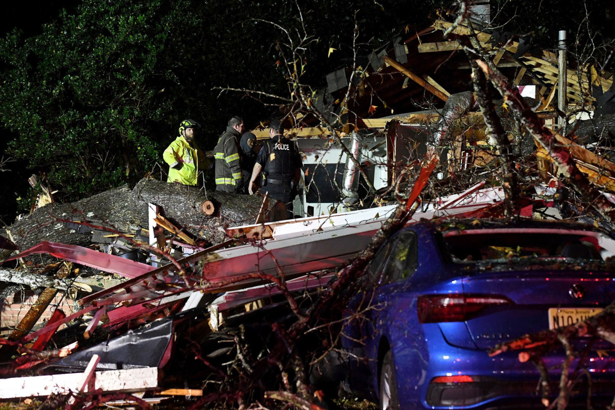 LA Post: At least 4 people have died as severe weather threat moves east after tornado-spawning ...