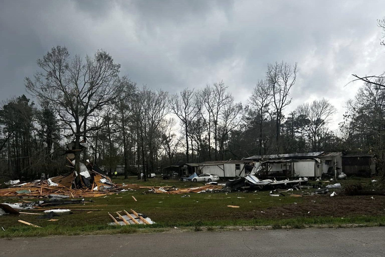 LA Post: At least 4 people have died as severe weather threat moves east after tornado-spawning ...